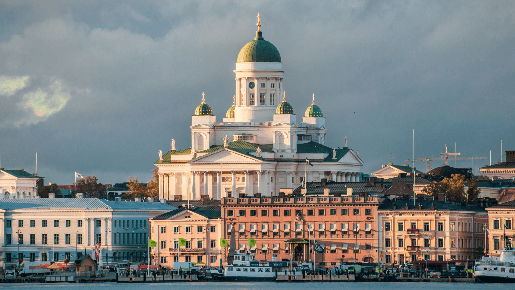 Book a ferry with the Swiss specialist - Cruise & Ferry Center